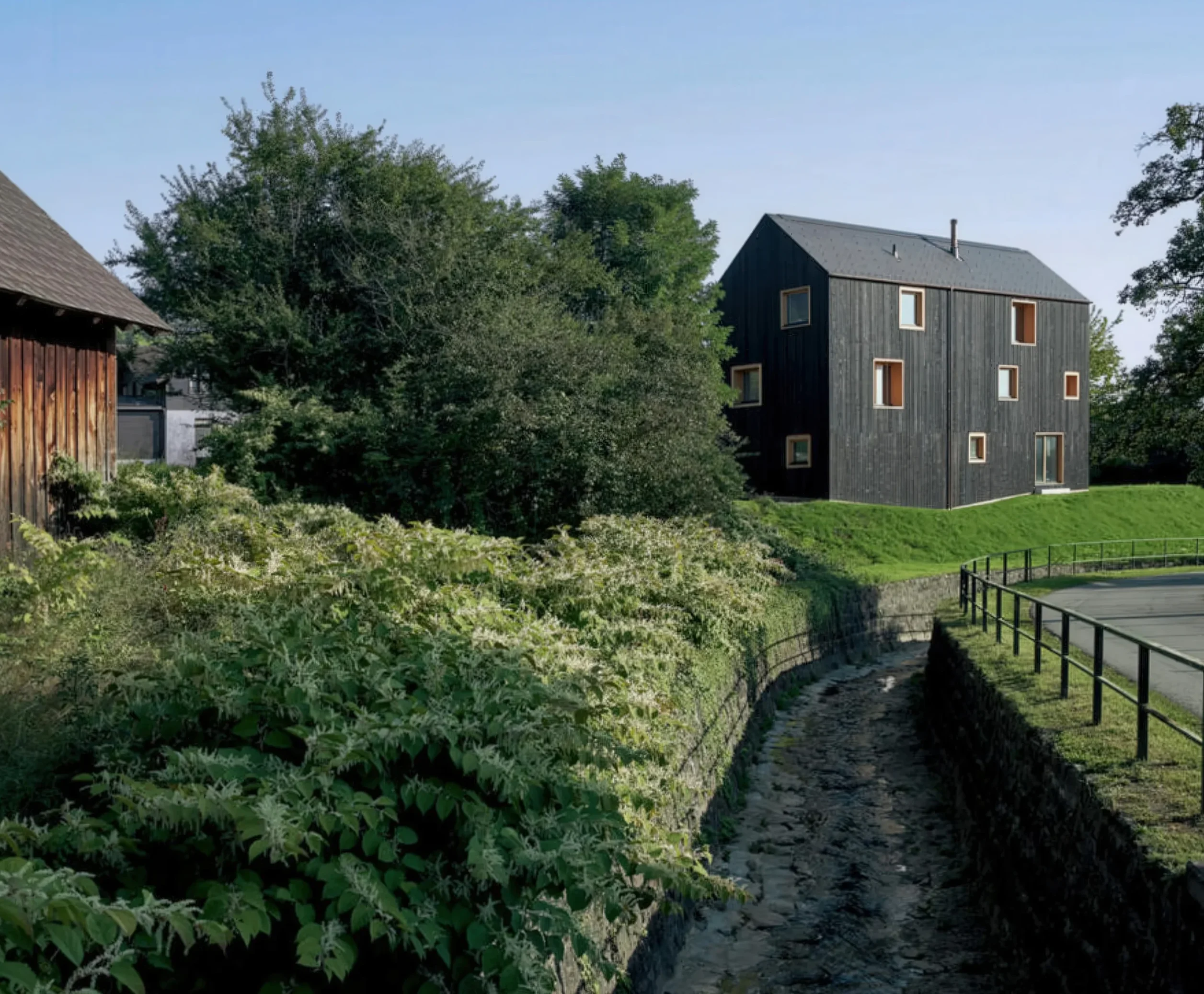 House at the Bäumle / Vertical Living | 贝尔纳多·巴德尔｜Bernardo Bader - 建筑学院官方网站